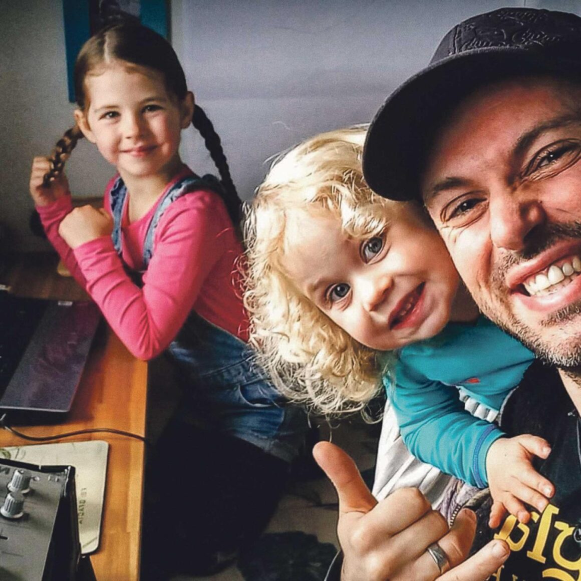 Raglan Community Radio 98.1fm | Catch the Waves